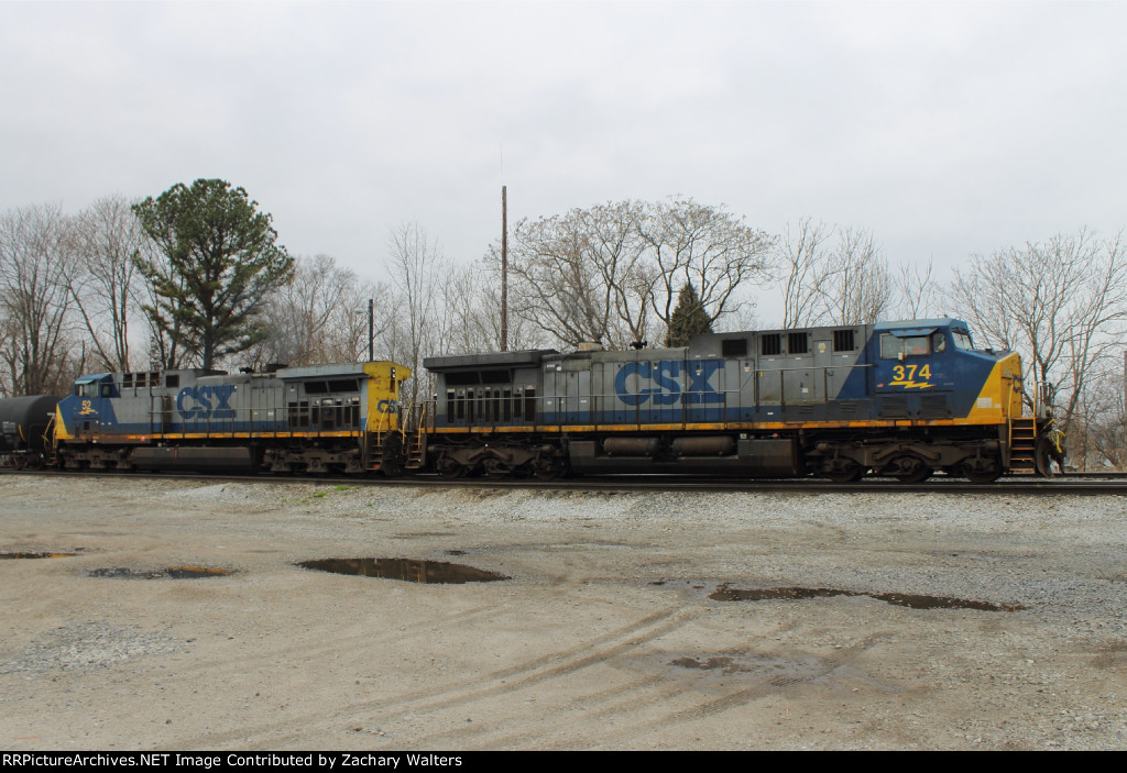 CSX 374 52